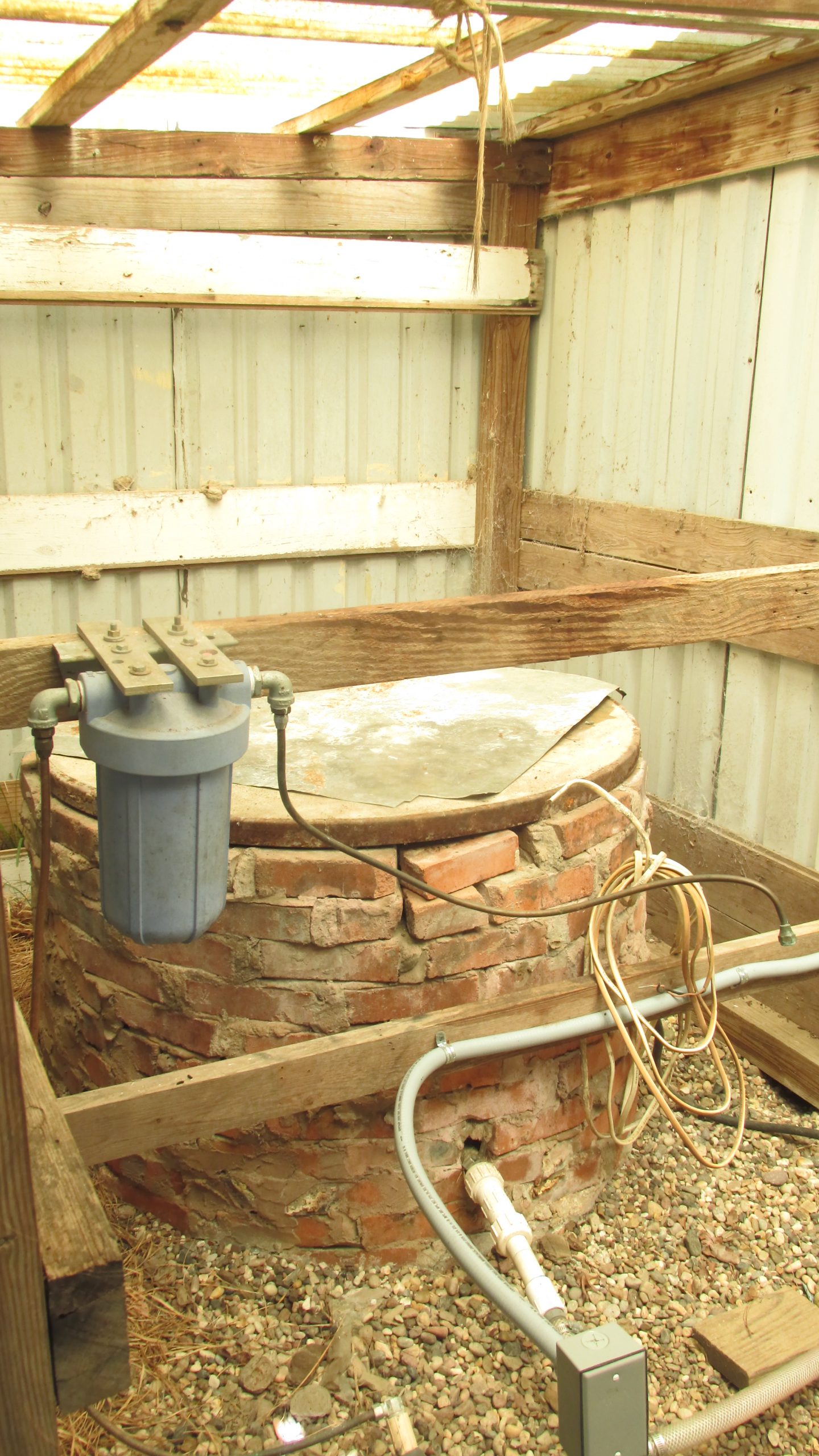 Exposing A Vintage Brick Well - Part 1 - Country Life Charm Blog